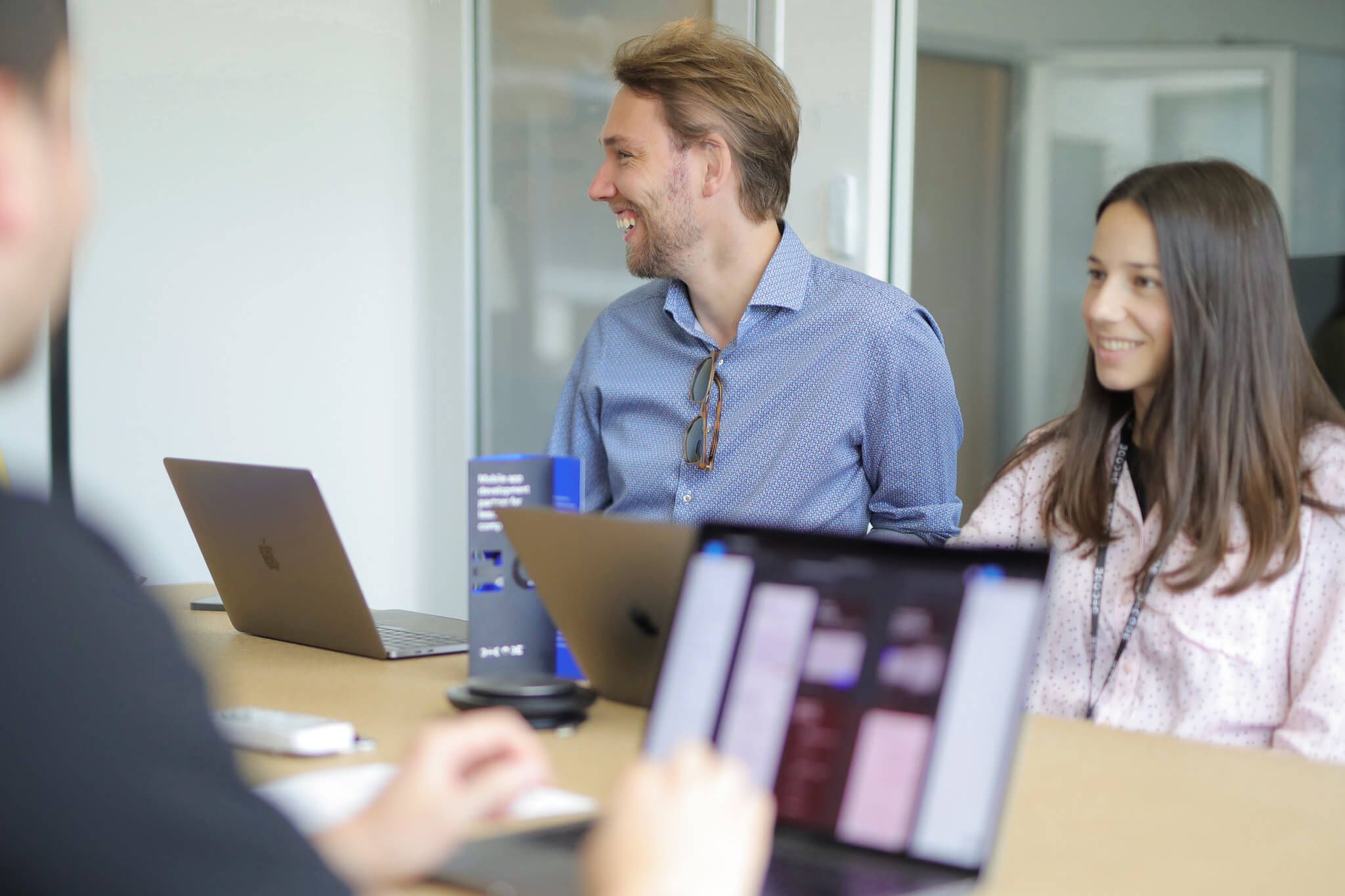 In-House vs Outsourcing Application Development